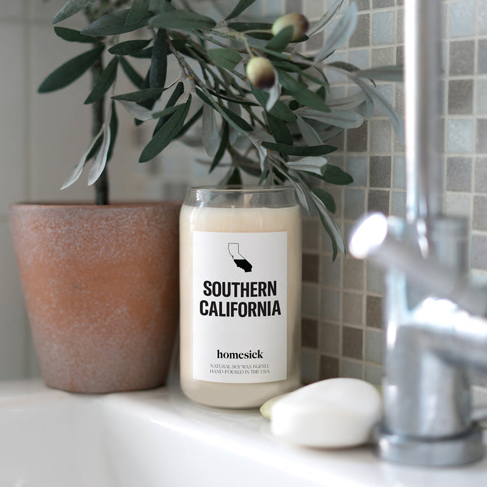 7 Clean and Fragrant Scented Candles for the Bathroom